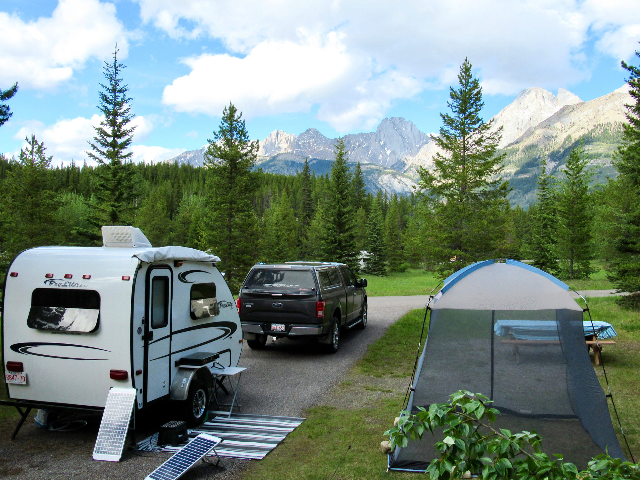 Play Outside in Peter Lougheed Provincial Park, Alberta - Time.Travel.Trek.